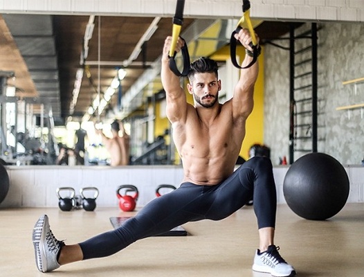 6 mejores ejercicios de brazo TRX