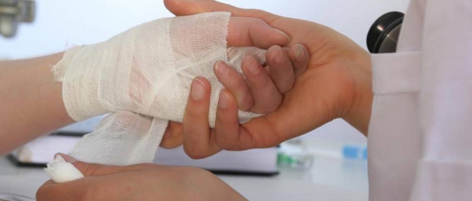 Dislocación de la mano, el pulgar y los dedos: tipos, causas, síntomas ...