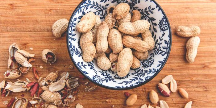 Hechos nutricionales del maní, sus beneficios y efectos secundarios